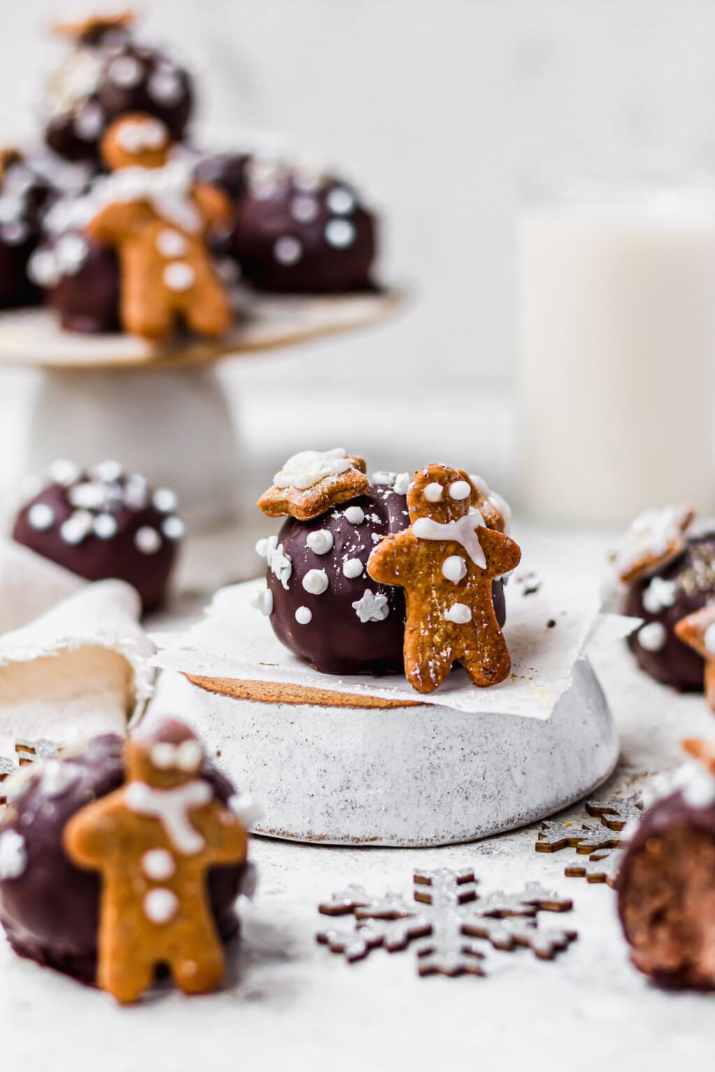 Gingerbread Chocolate Cake Bombs (Vegan GF-Option) - Nourishing Amy
